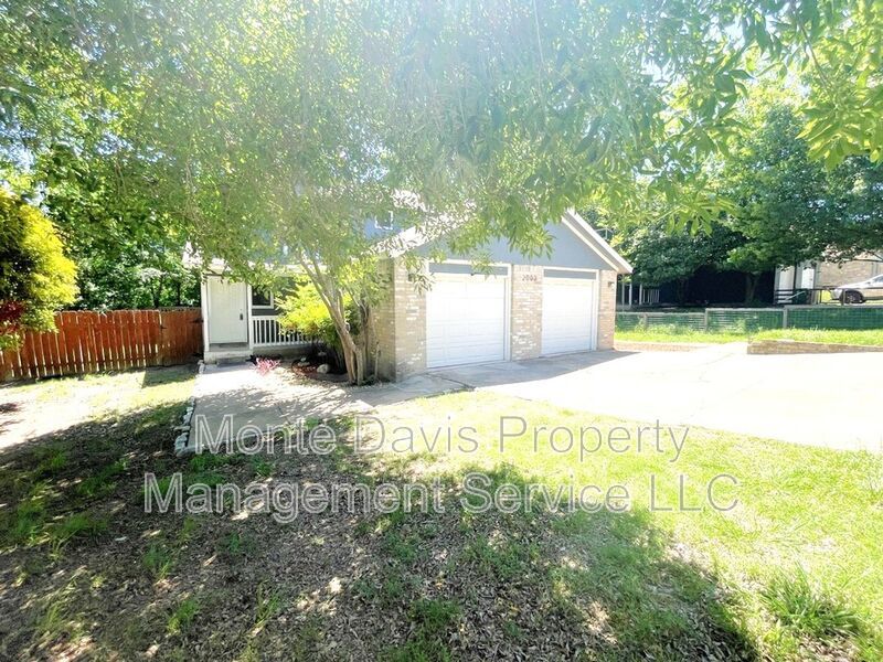2003 Kenneth Ave Unit A Austin, TX 75205 | Monte Davis Property Management